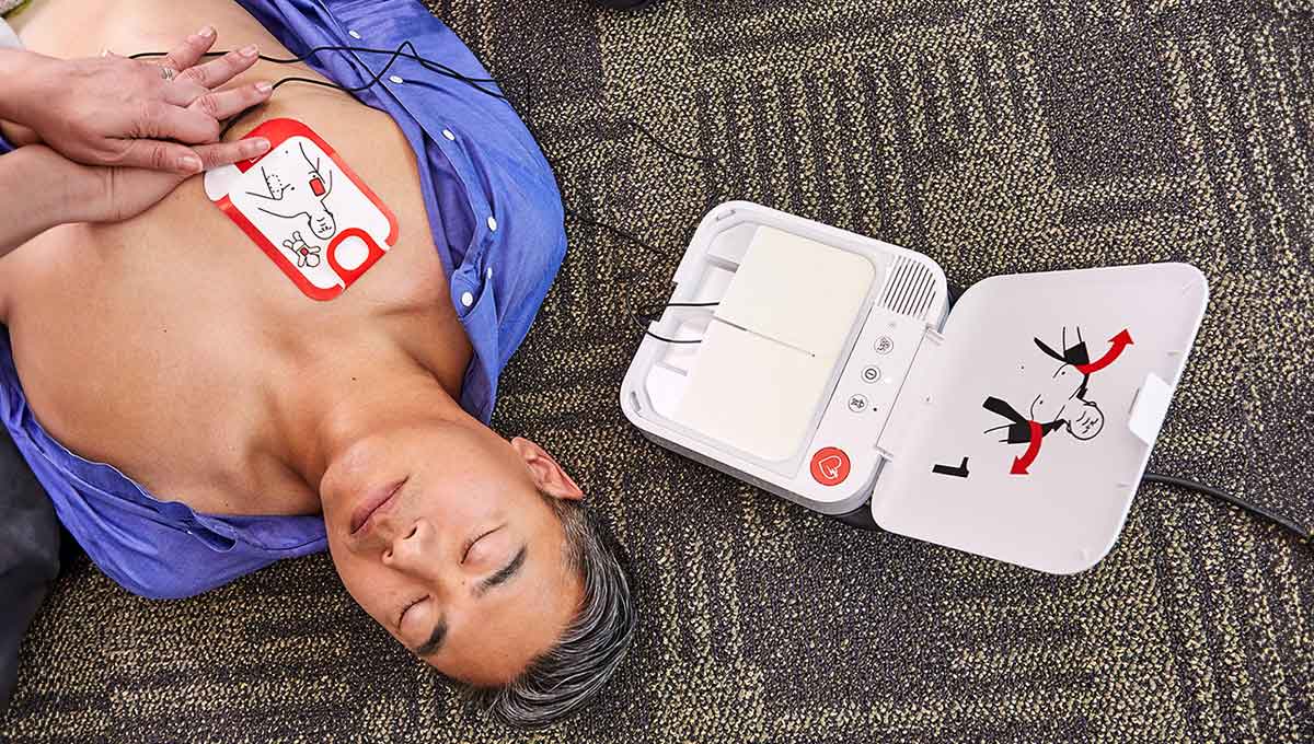 AED pad placement guide | Stryker